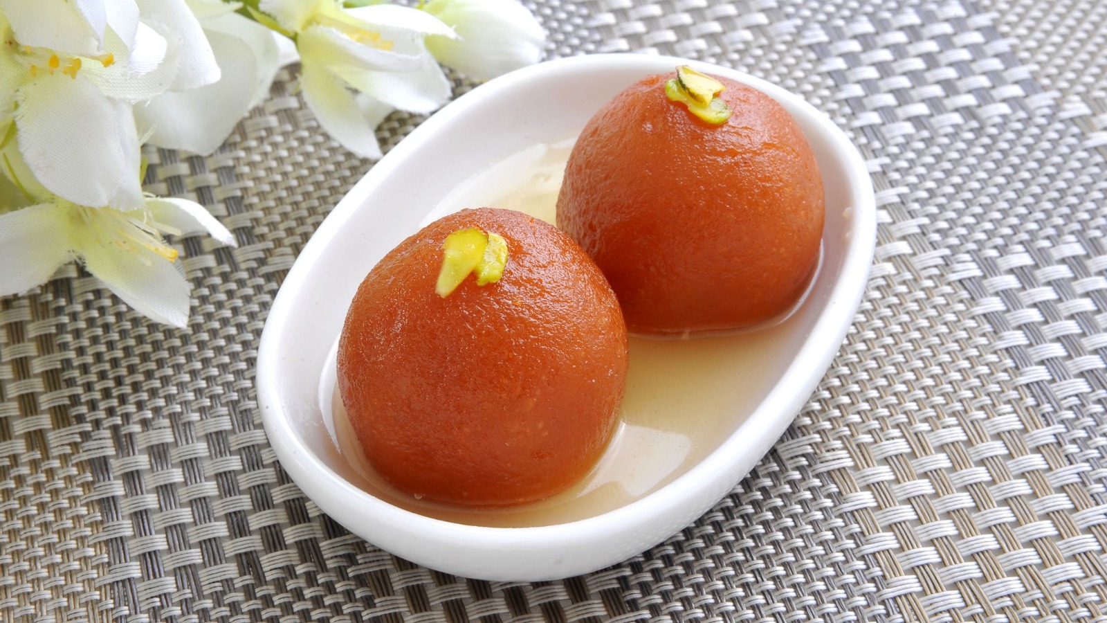 15 Must-Try Famous Street Foods in Manali