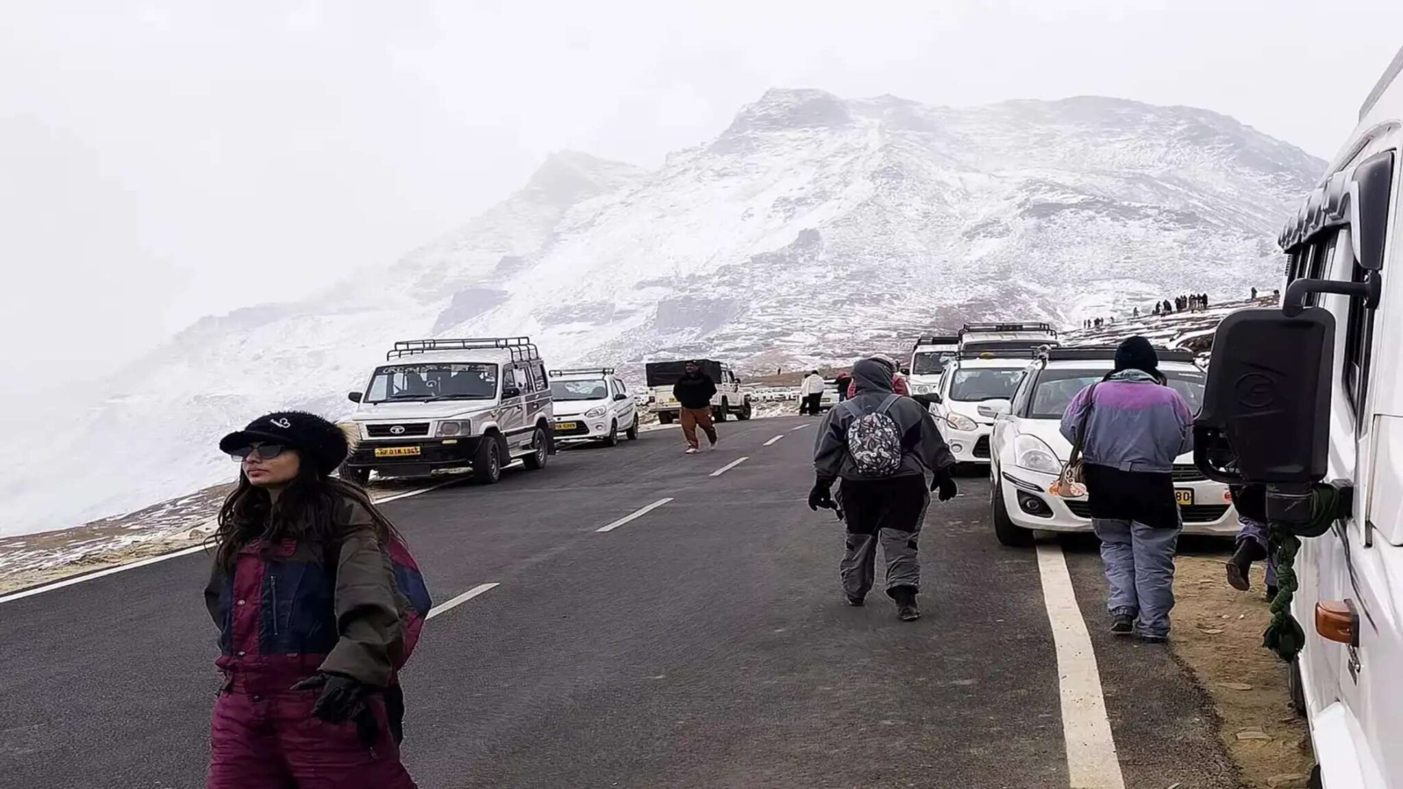 How to Plan a Trip to Rohtang Pass: Permits, Best Time, Costs & Travel Tips