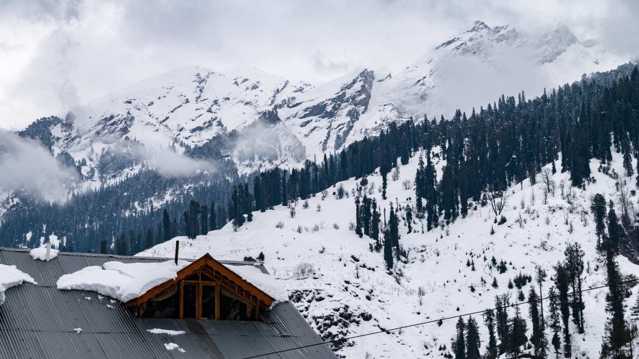 Snow in Manali in January : Best Spots & Updates