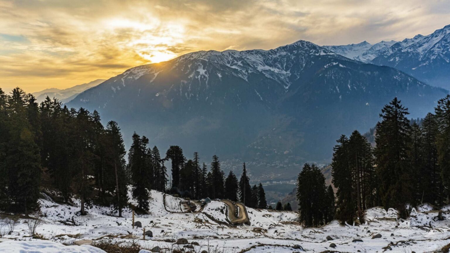 Sethan Hampta Valley Guide 2026: Travel, Snow & Ski